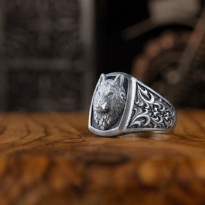 Alpha Wolf Men Signet Ring, Handmade Wildlife Cool Jewelry for Animal ...