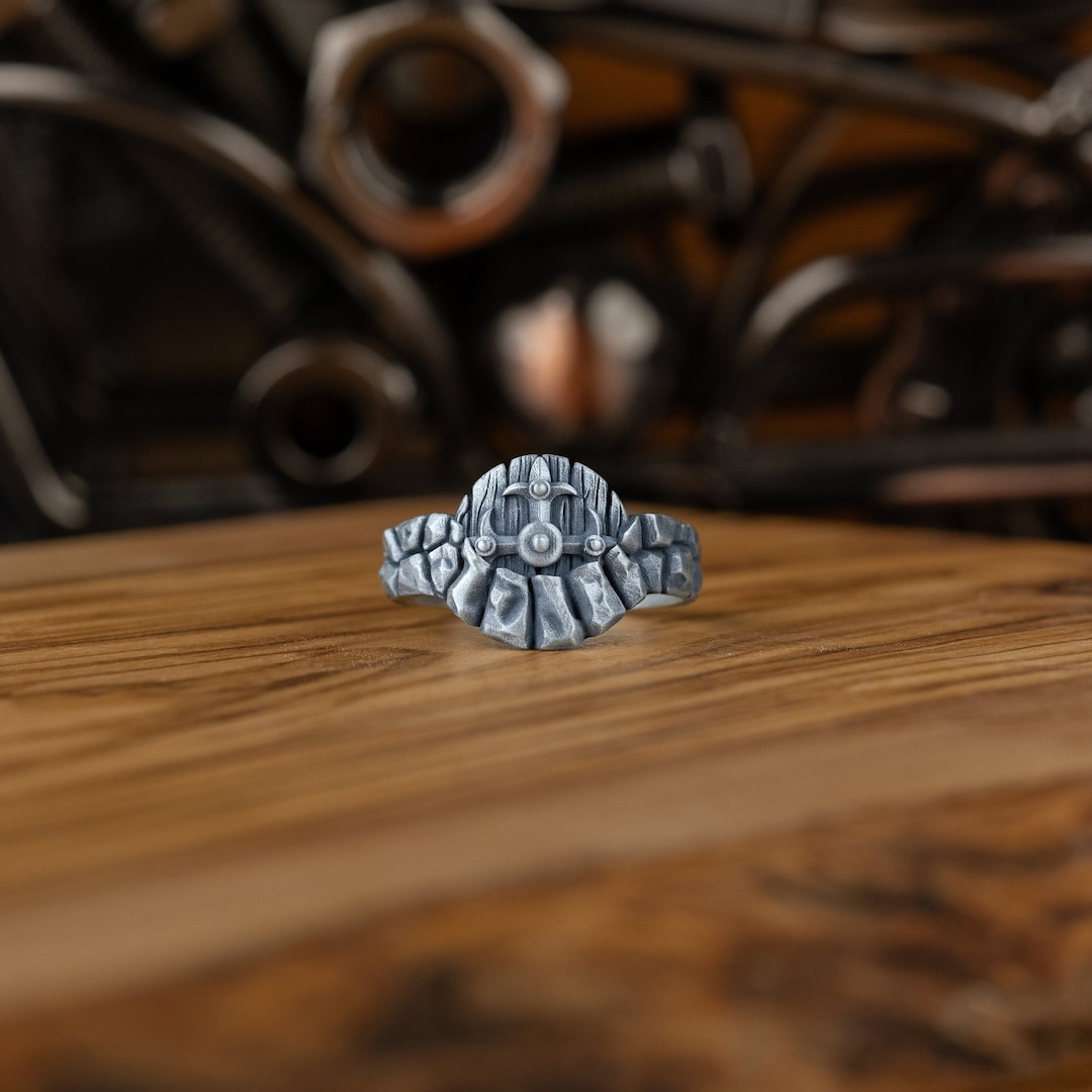 Viking Shield and Stone Silver Signet Men Ring, Cute Celtic Silver Ring ...