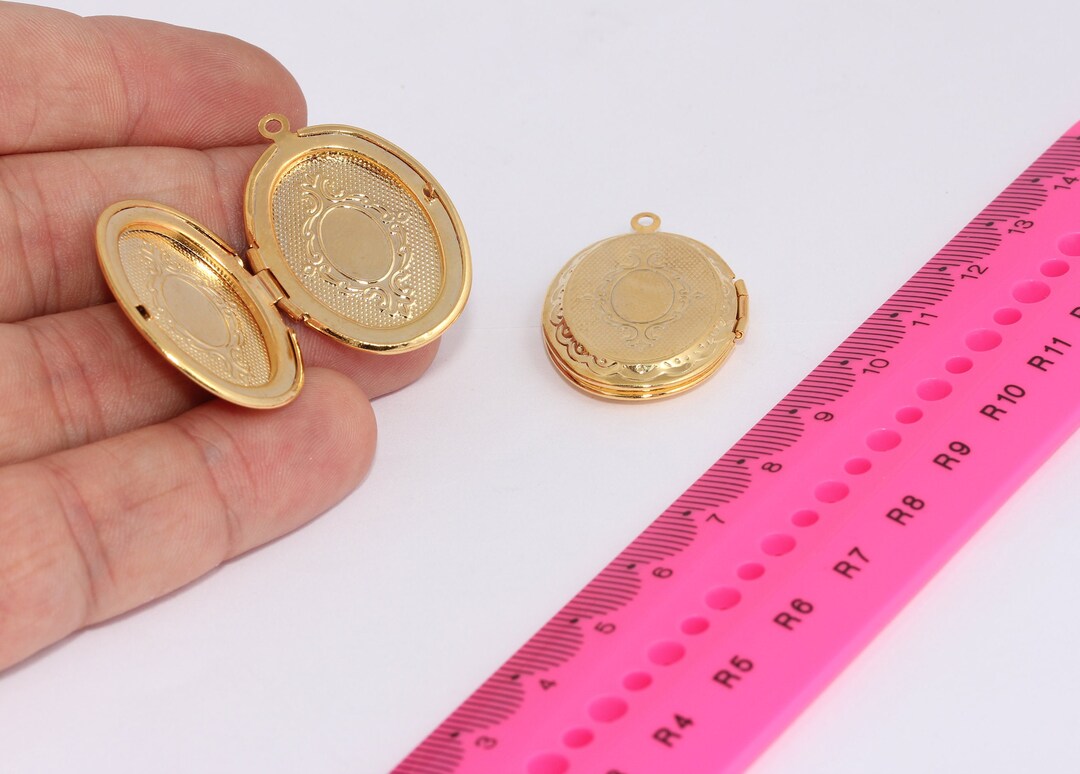 54x64mm Shiny Gold Locket Frame, Engraved Retro Locket, Vintage Locket ... 54x64mm Shiny Gold Locket Frame, Engraved Retro Locket, Vintage Locket ...