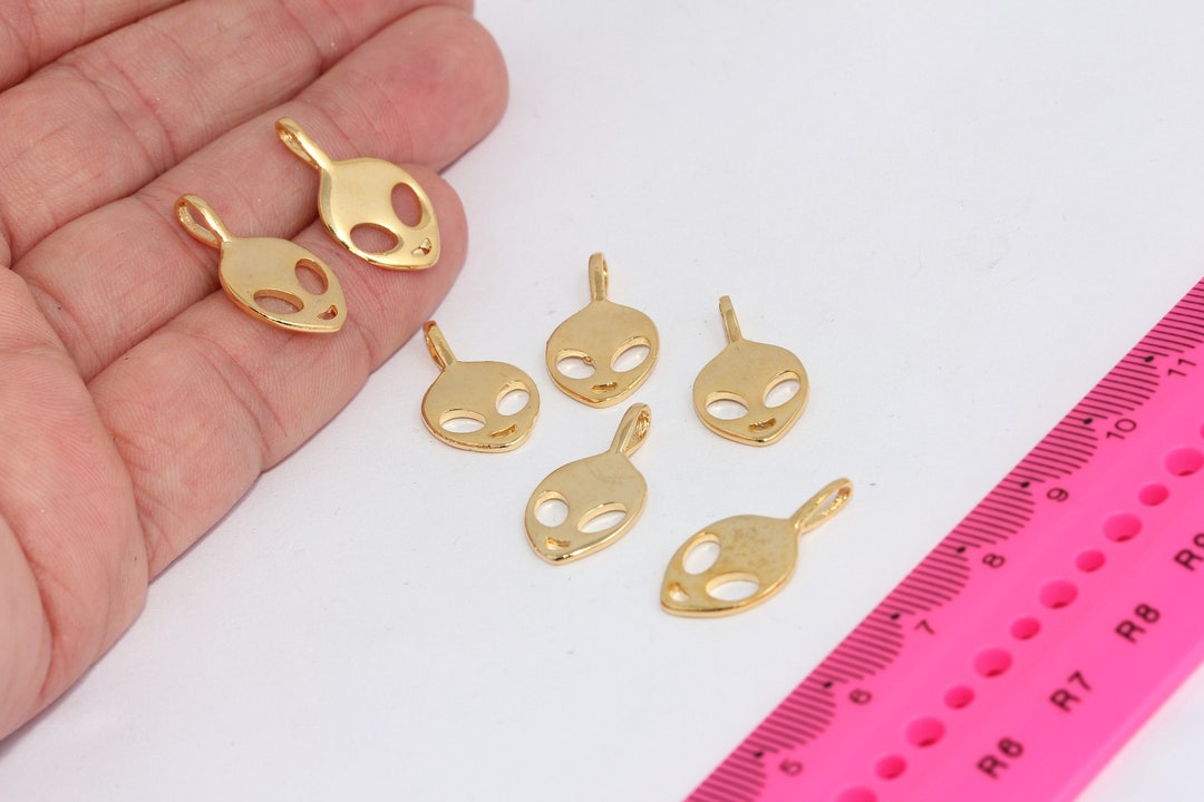 24k Shiny Gold Plated Gold Alien Charm, Alien Head Charm, MBGMTE959 - Etsy