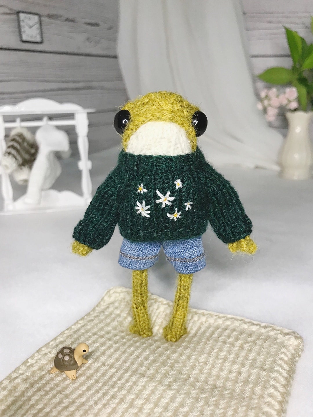 Knitted Frog in Sweater Crochet Frog Toy Plush Embroidery Doll Green ...