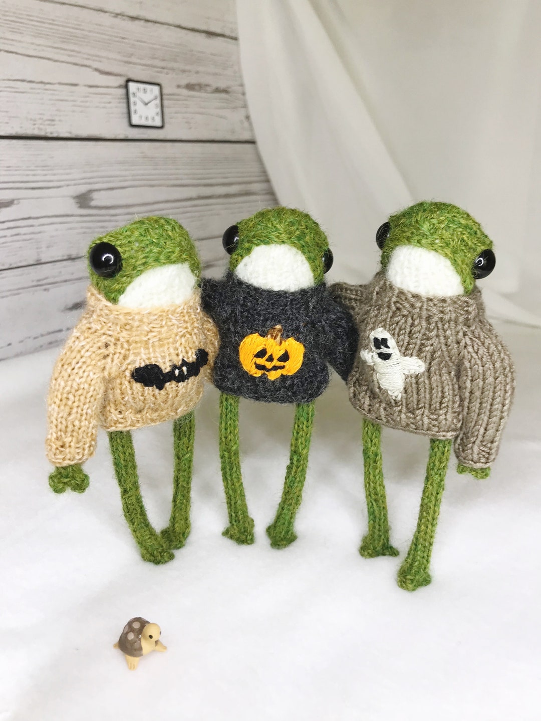 Knitted Frog in Sweater Crochet Froggy in Clothes Frog and Toad Plush ...