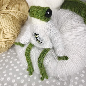 Knitted Frog in Sweater Crochet Frog Doll in Clothes Plush Knitt Frog ...