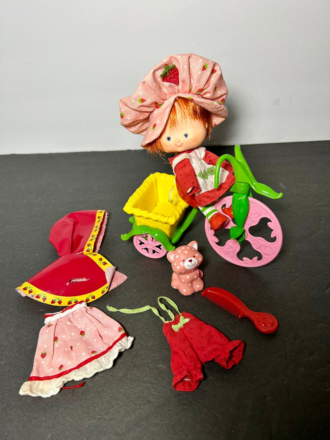 1980s Strawberry Shortcake Doll Custard the Cat Berry Cycle American ...