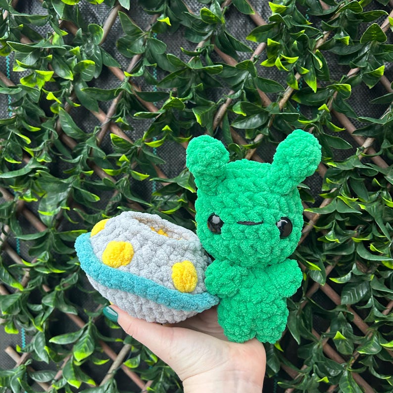 Crochet Alien & UFO Pattern - Amigurumi PDF Pattern - Etsy