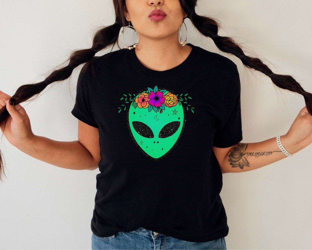 Cute Alien T-shirt, Boho Alien, T-shirt for Women Outer Space - Etsy