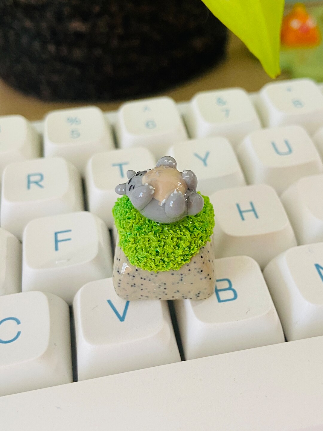 Totoro Sleeping Keycap | Artisan Keycap | Handmade Keycaps | Studio ...