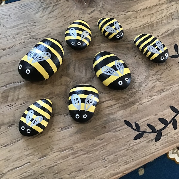 Bee Painted Rock - Etsy UK