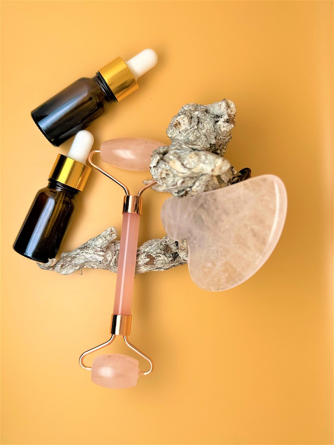 Face Roller Set With 2 Refillable Bottles & Case, Gua Sha Scraper ...