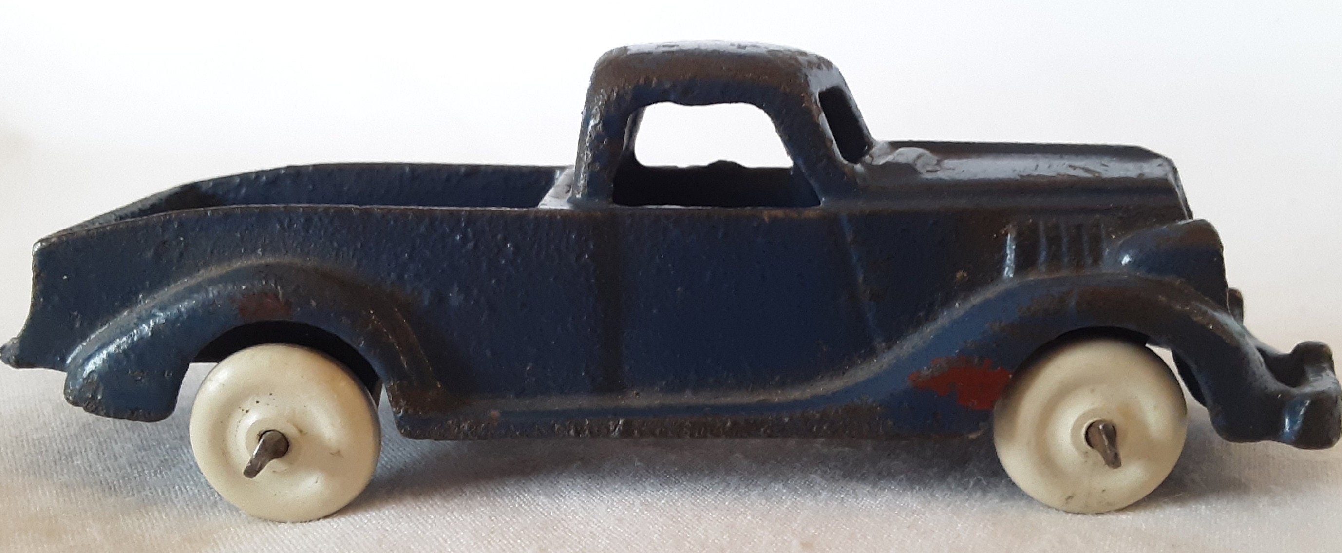 Pair of Hubley 1930s Cast Iron Trucks * Blue Pickup * Green and Red ...