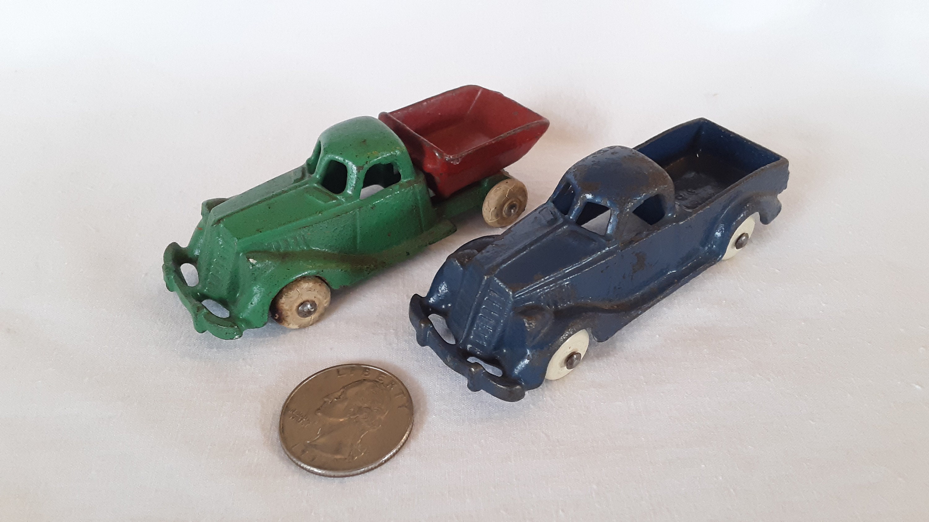 Pair of Hubley 1930s Cast Iron Trucks * Blue Pickup * Green and Red ...