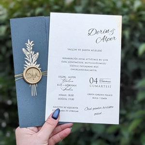 Folded Emerald Green and Gold Wedding Invitation Card, Gold Frame, Gold ...