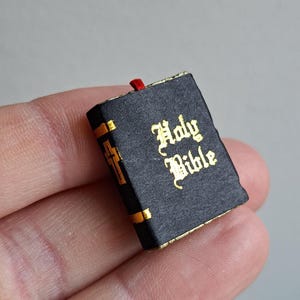 1:12 Miniature Dollhouse Bible Replica Book Home Decoration Decor Dolls ...
