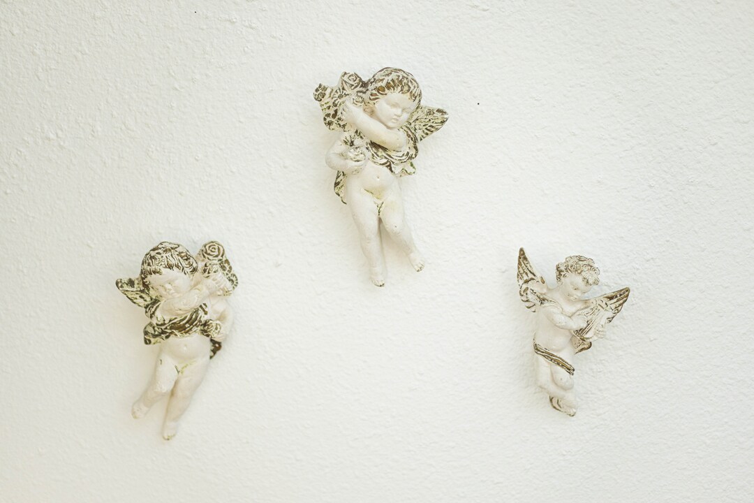 Vintage Plaster Chalkware Cherubs / Angels Wall Hangings White With ...