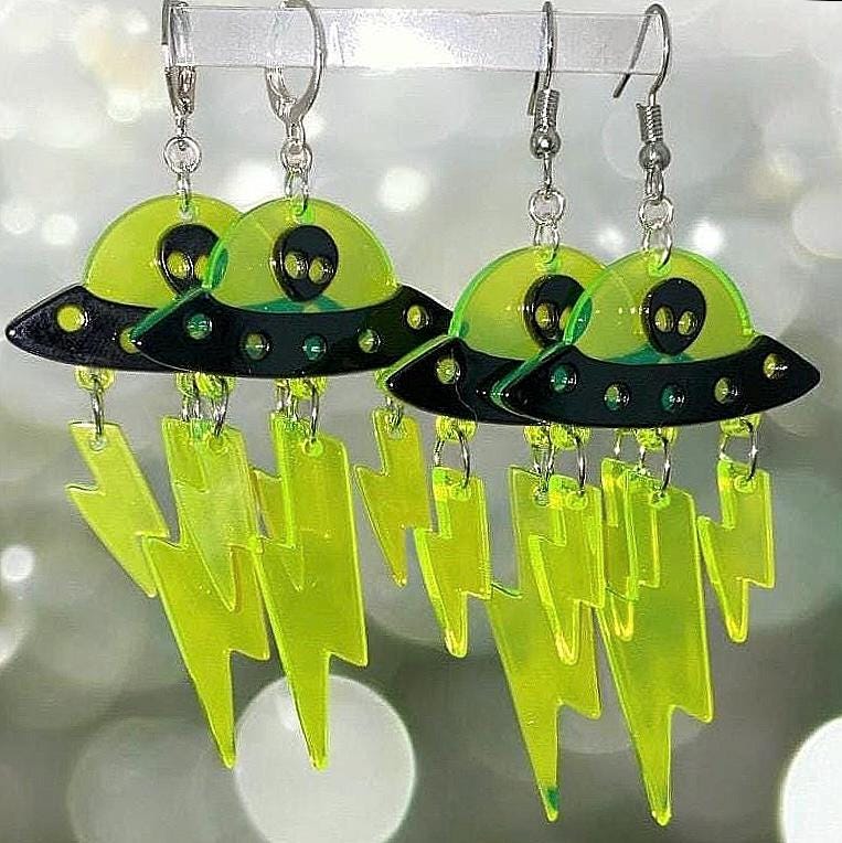 Handmade Clear Acrylic UFO Alien Earrings/alien-ufo-lightning Bolt ...