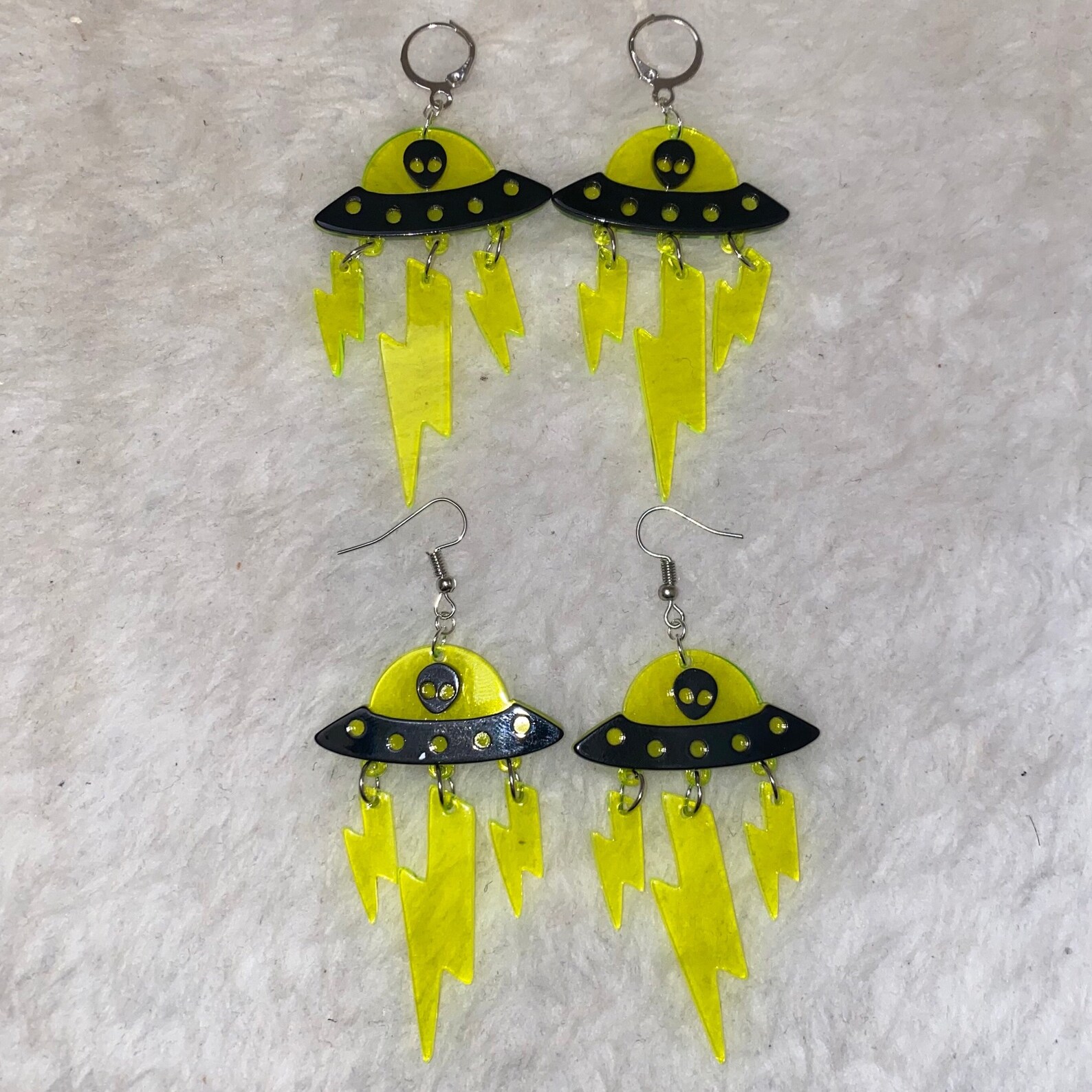 Handmade Clear Acrylic UFO Alien Earrings/alien-ufo-lightning Bolt ...