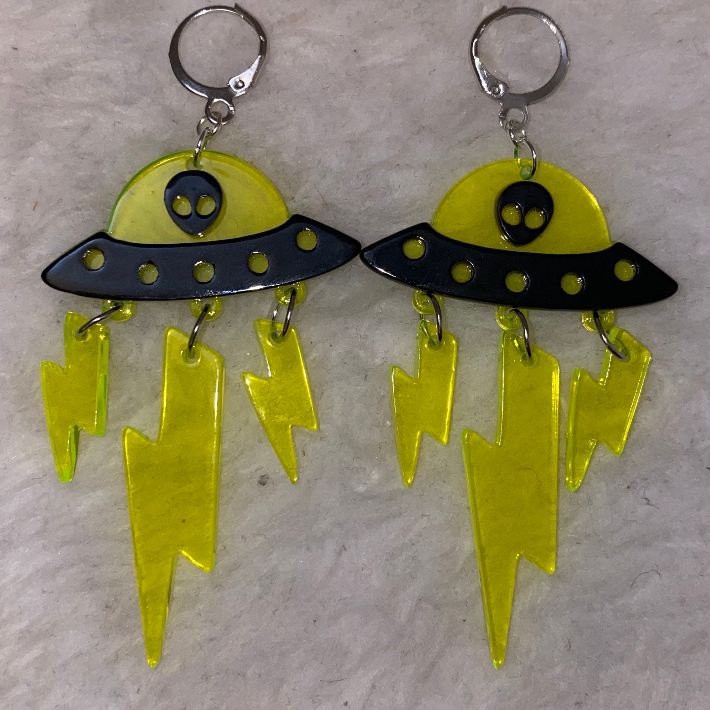 Handmade Clear Acrylic UFO Alien Earrings/alien-ufo-lightning Bolt ...