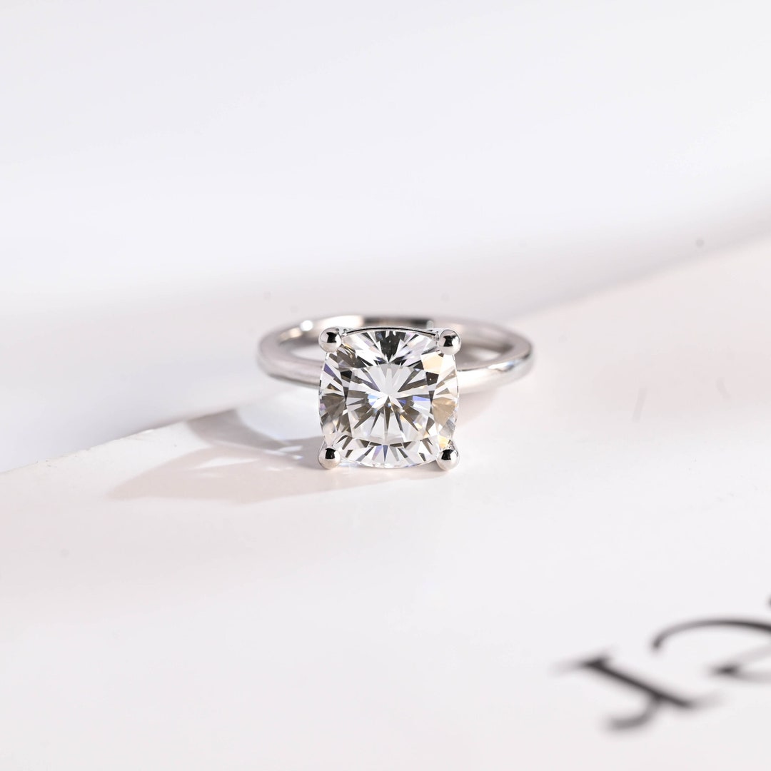 9K/14K/18K Solid Gold Cushion Cut Moissanite Engagement Ring With Bar ...