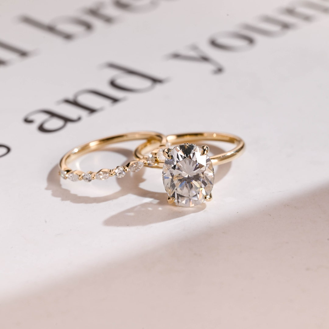 Solid Gold Oval Moissanite Hidden Halo Wedding Band Set, RS-092 - Etsy