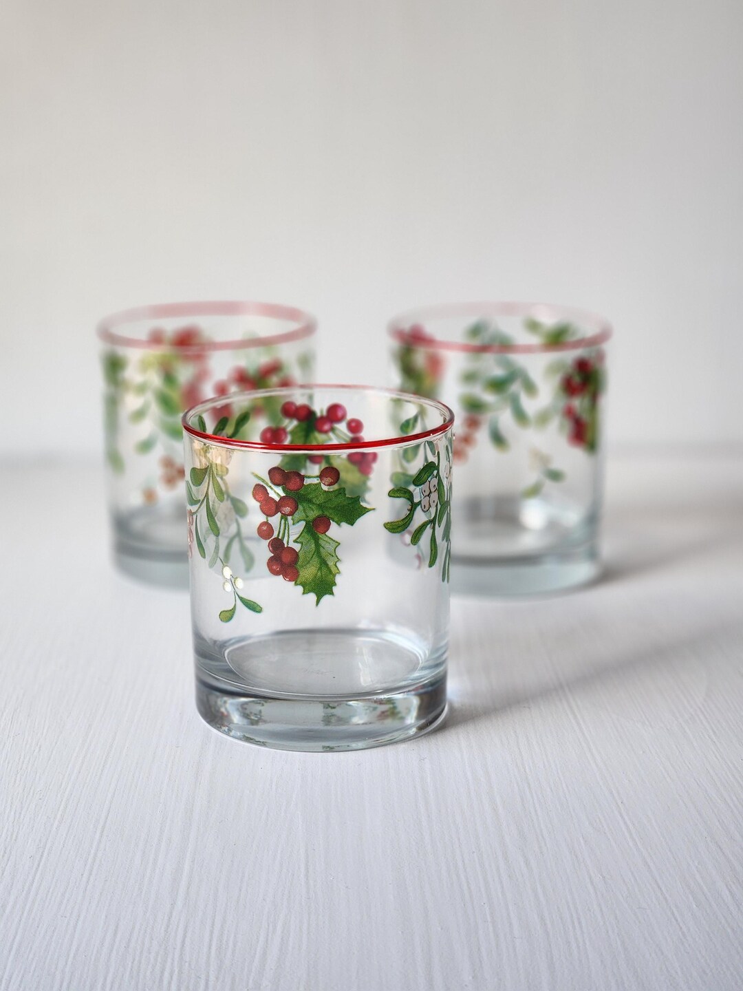 Crisa Holly Berry Mistletoe Red Rim Old Fashioned Drinking Glasses Set ...
