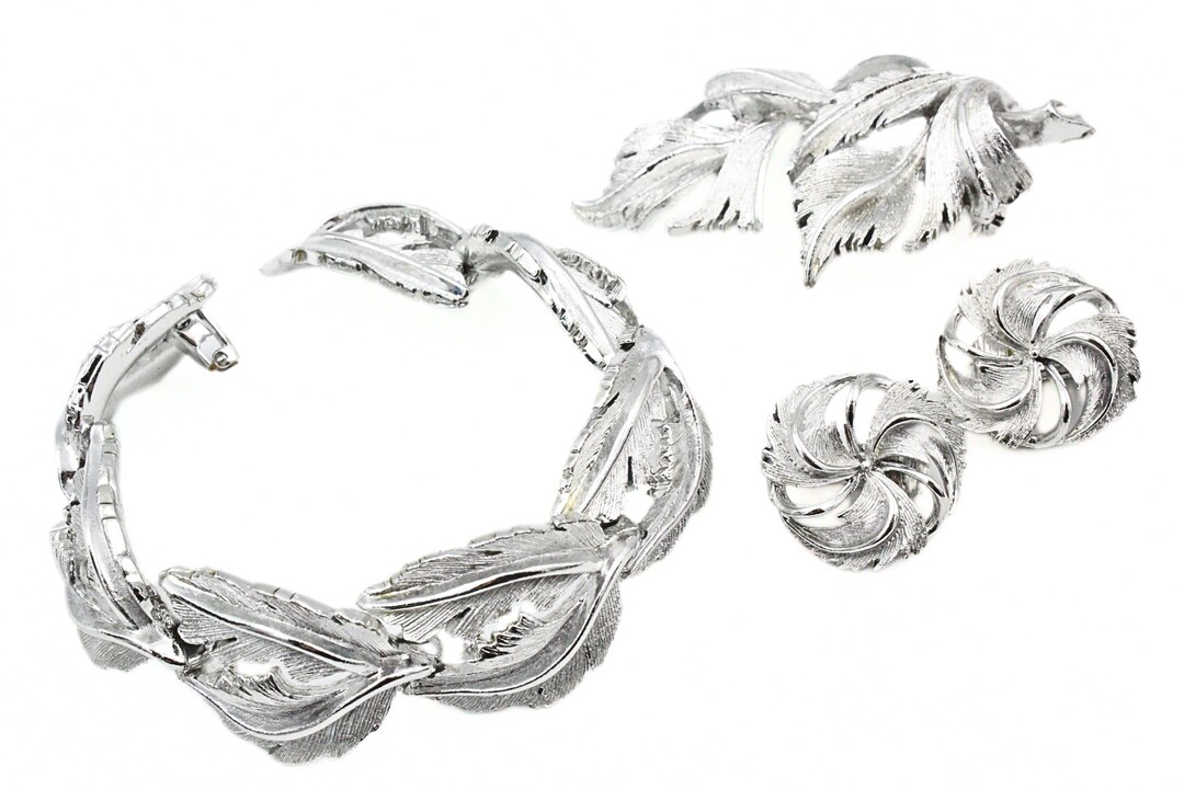 Tara Signed Designer Silver Tone Textured Leaf Bracelet Demi Set - Etsy
