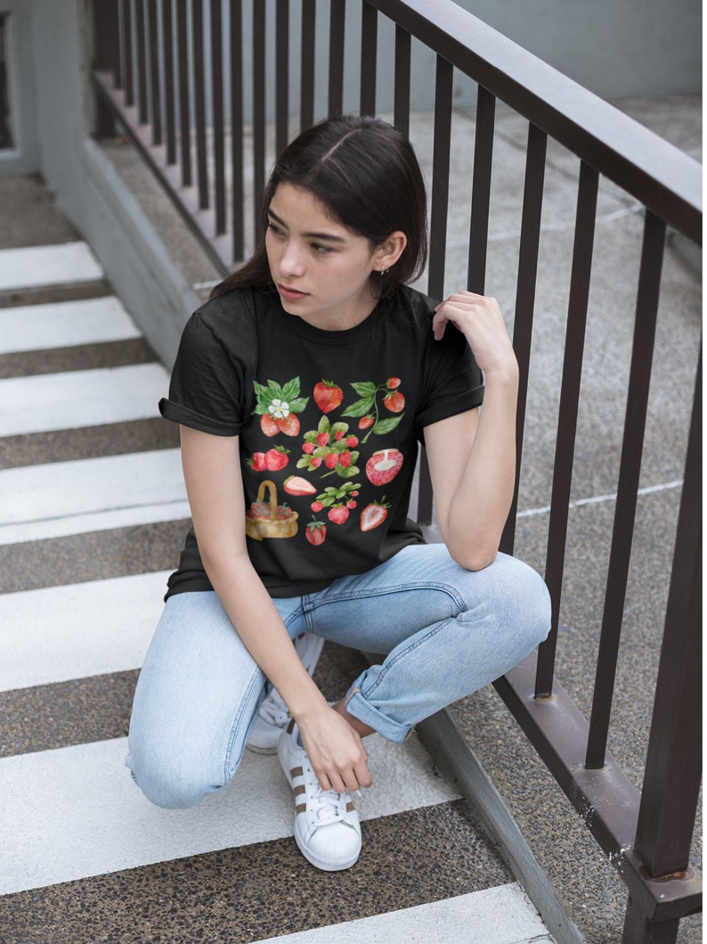 Strawberry Tshirt Strawberry Shirt Strawberry T-shirt - Etsy