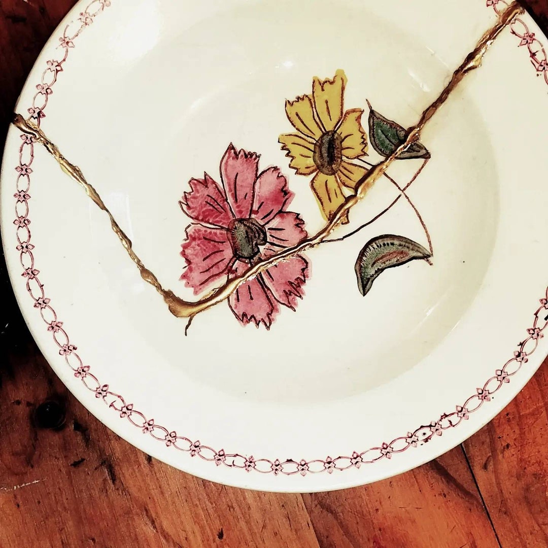 Empty Pocket / Decorative Plate in the Kintsugi Way - Etsy