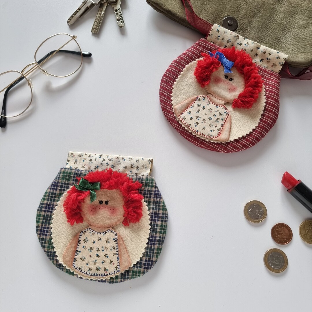 Patrón pdf. Bolsito multiusos con muñeca aplicada o inicial bordada ...