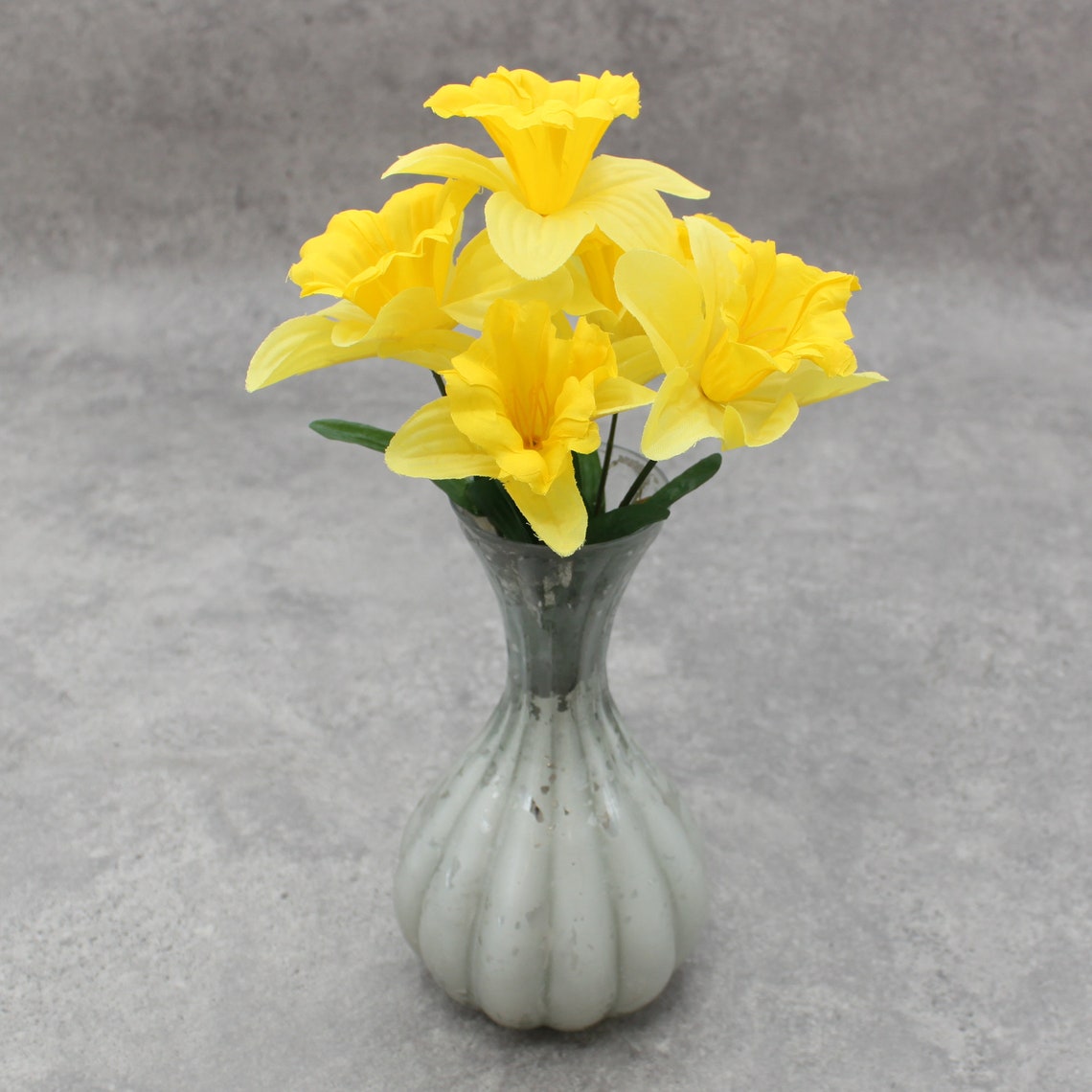 Lifelike Artificial Fake Daffodil Flowers 1 Stem With 5 Buds Each ...