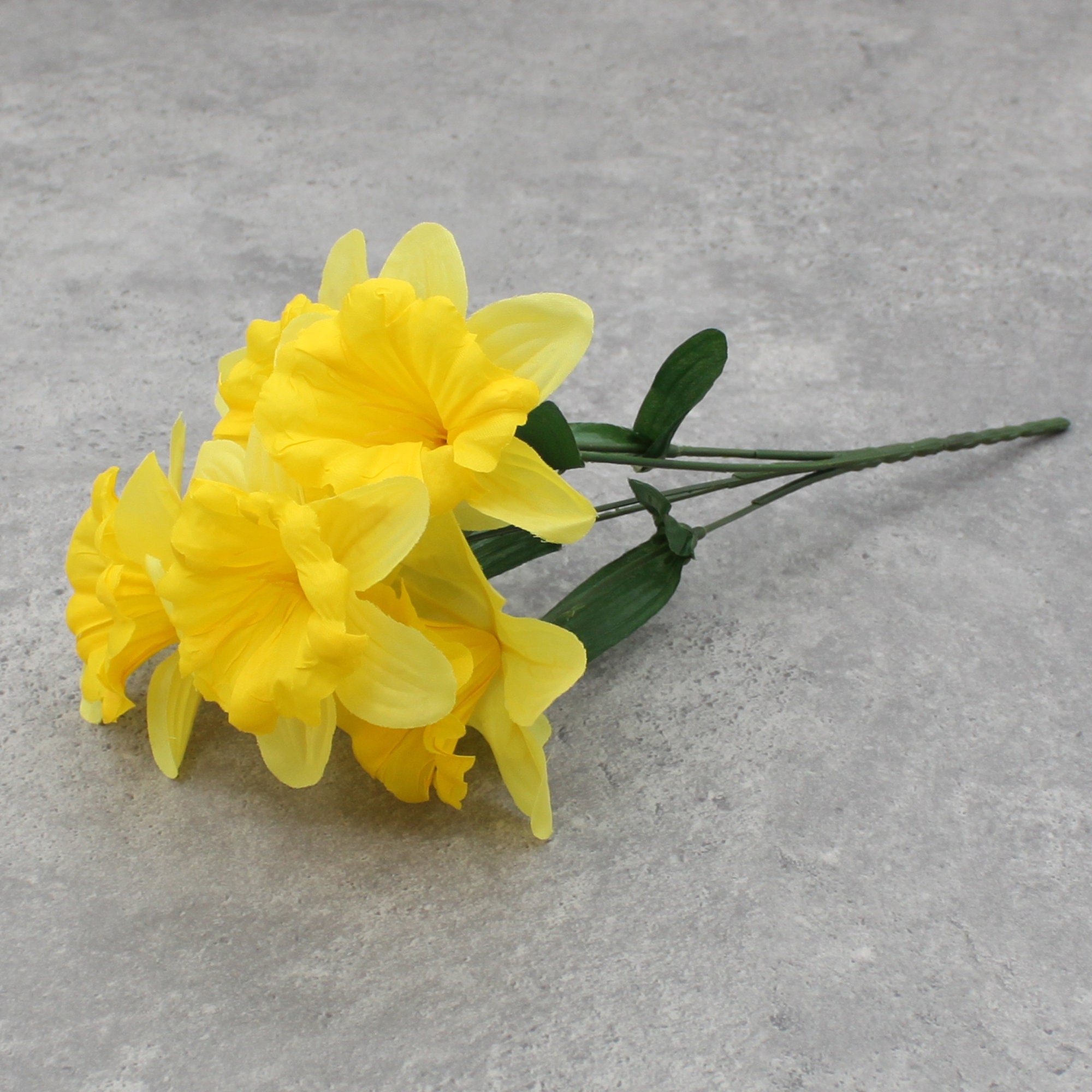 Lifelike Artificial Fake Daffodil Flowers 1 Stem With 5 Buds Each ...