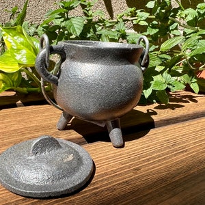 Plain Mini Cast Iron Cauldron 3.5 Inch With Lid, Witch Cauldron ...