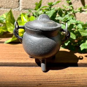 Plain Mini Cast Iron Cauldron 3.5 Inch With Lid, Witch Cauldron ...