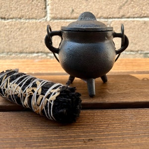 Plain Mini Cast Iron Cauldron 3.5 Inch With Lid, Witch Cauldron ...
