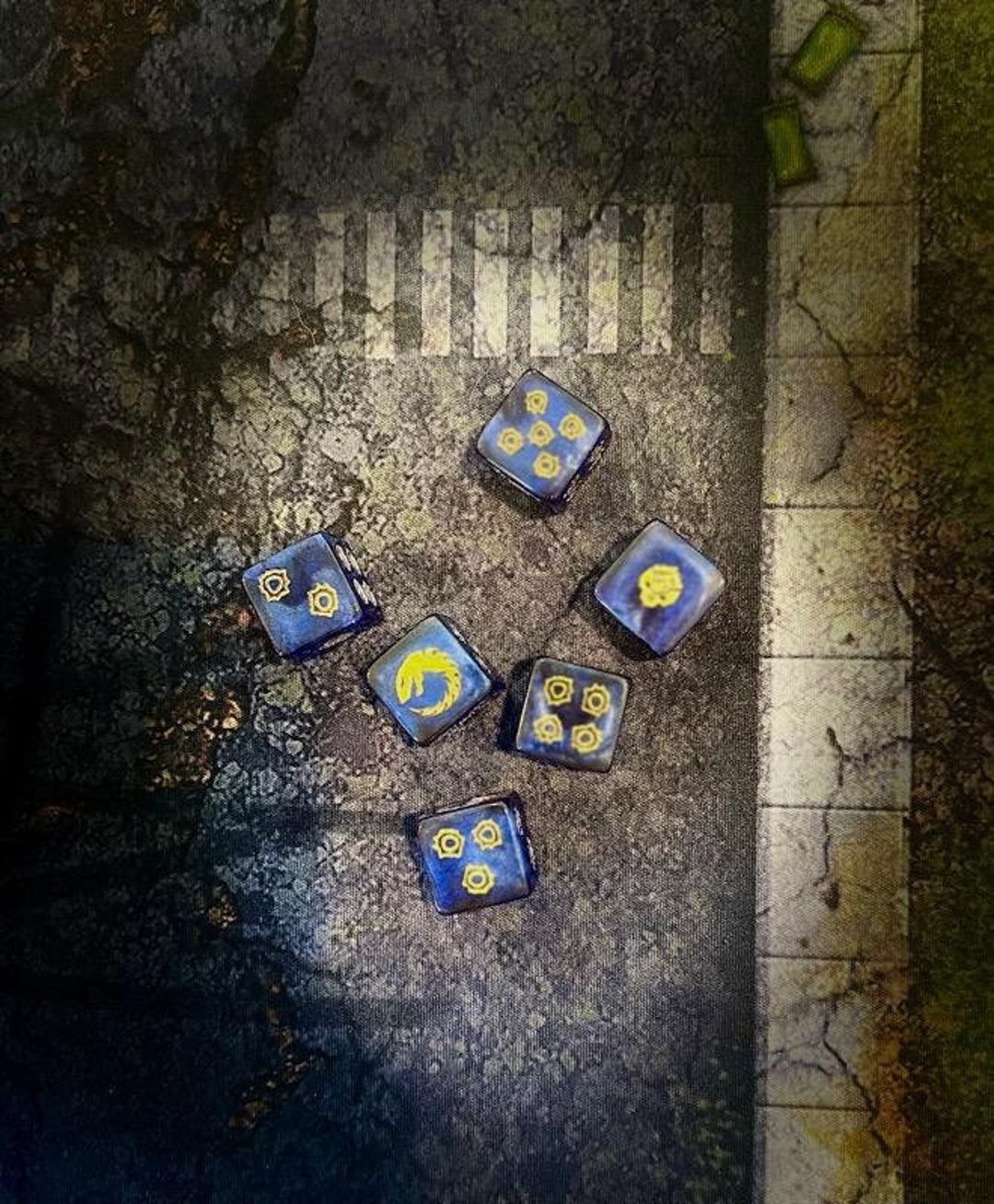 16mm Custom Tyranid 40k Dice set of 20 - Etsy