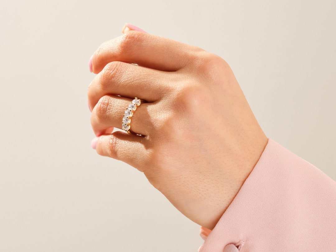 Prong Setting Five Stone Anniversary Band (1.00 Ct)/ Five Stone ...