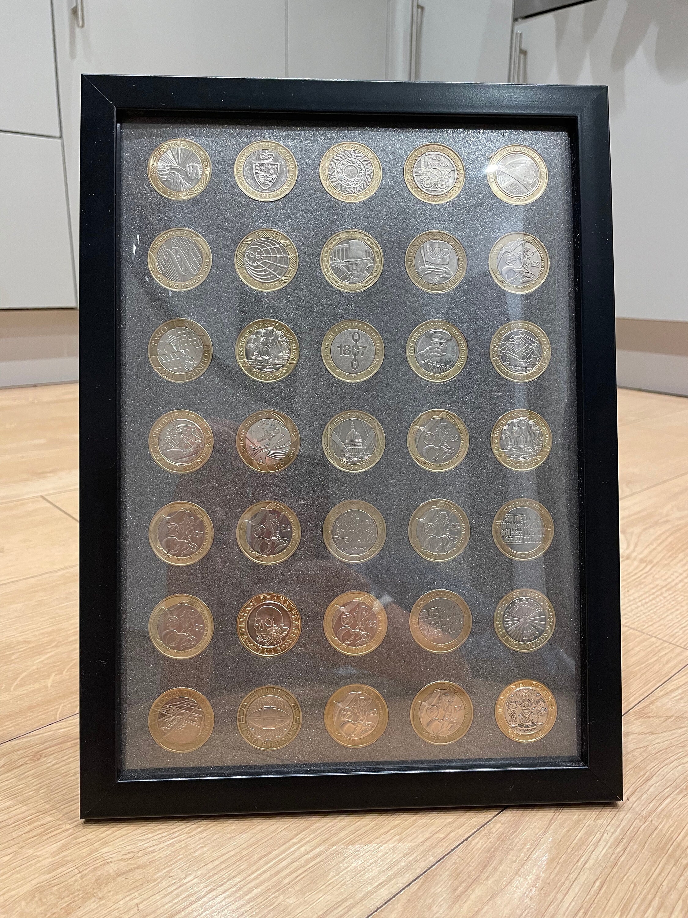 2 Pound Coin Display 35 Coins for Your Rare Collection Two Pound Frame ...