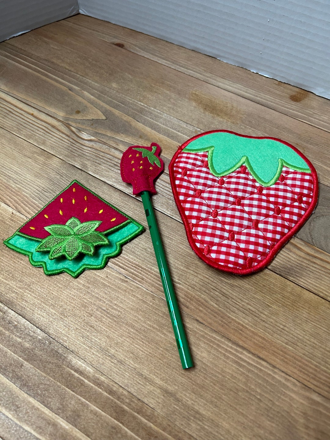 Strawberry Mug Rug With a Matching Bookmark and Pencil Topper - Etsy
