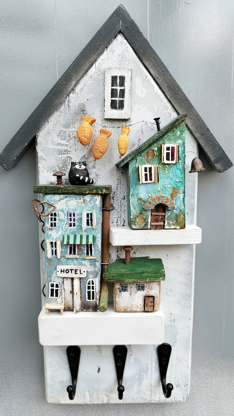 Colorful Wooden Key Holder With Houses and Miniature Animals 3 Key ...