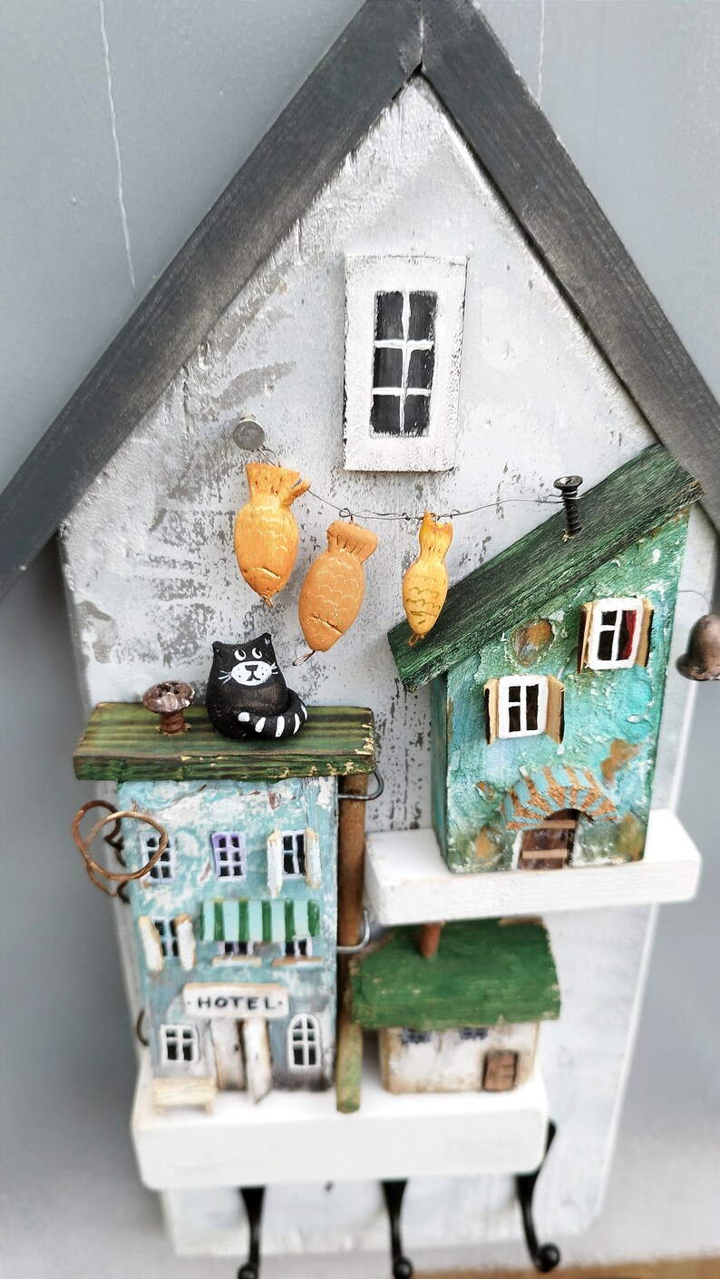 Colorful Wooden Key Holder With Houses and Miniature Animals 3 Key ...