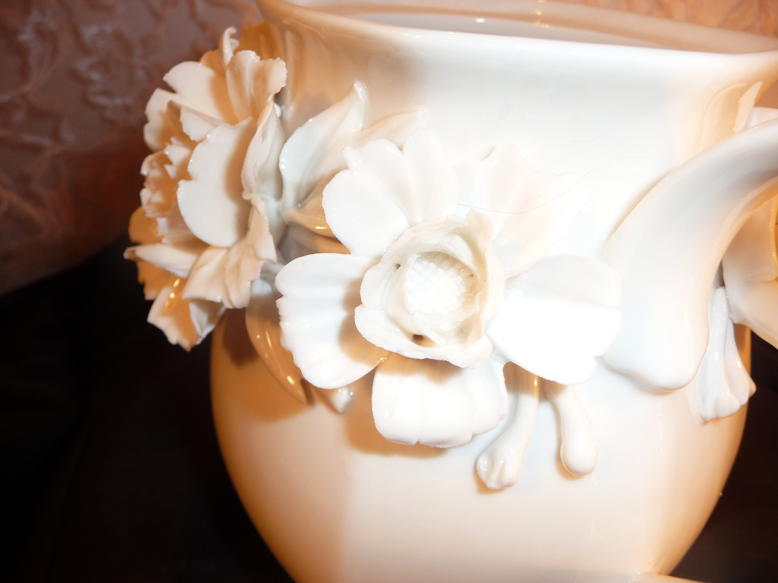 Vintage I Godinger & Co. White Porcelain Raised Flower Teapot Tea Time ...