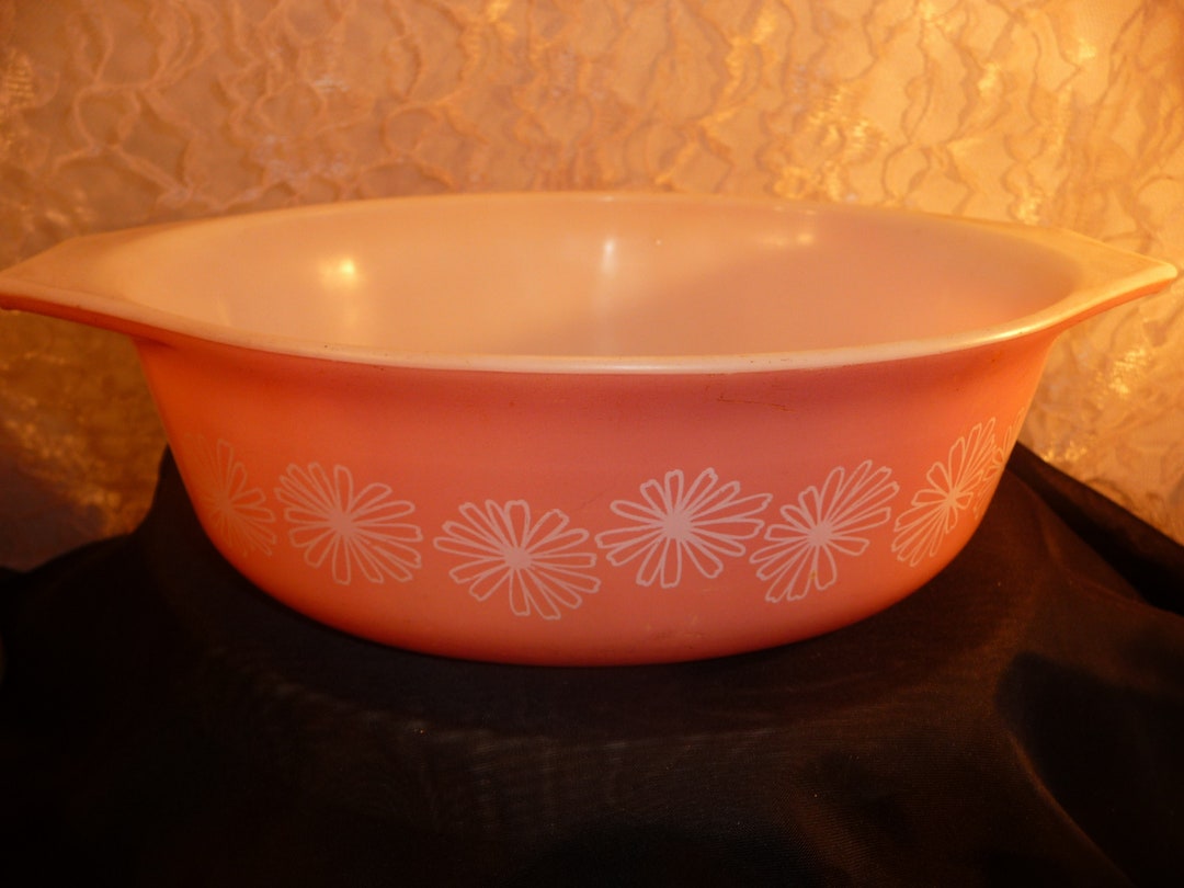 Vintage Pink Daisy Pyrex Cinderella Casserole, Pink Pyrex, Casserole ...