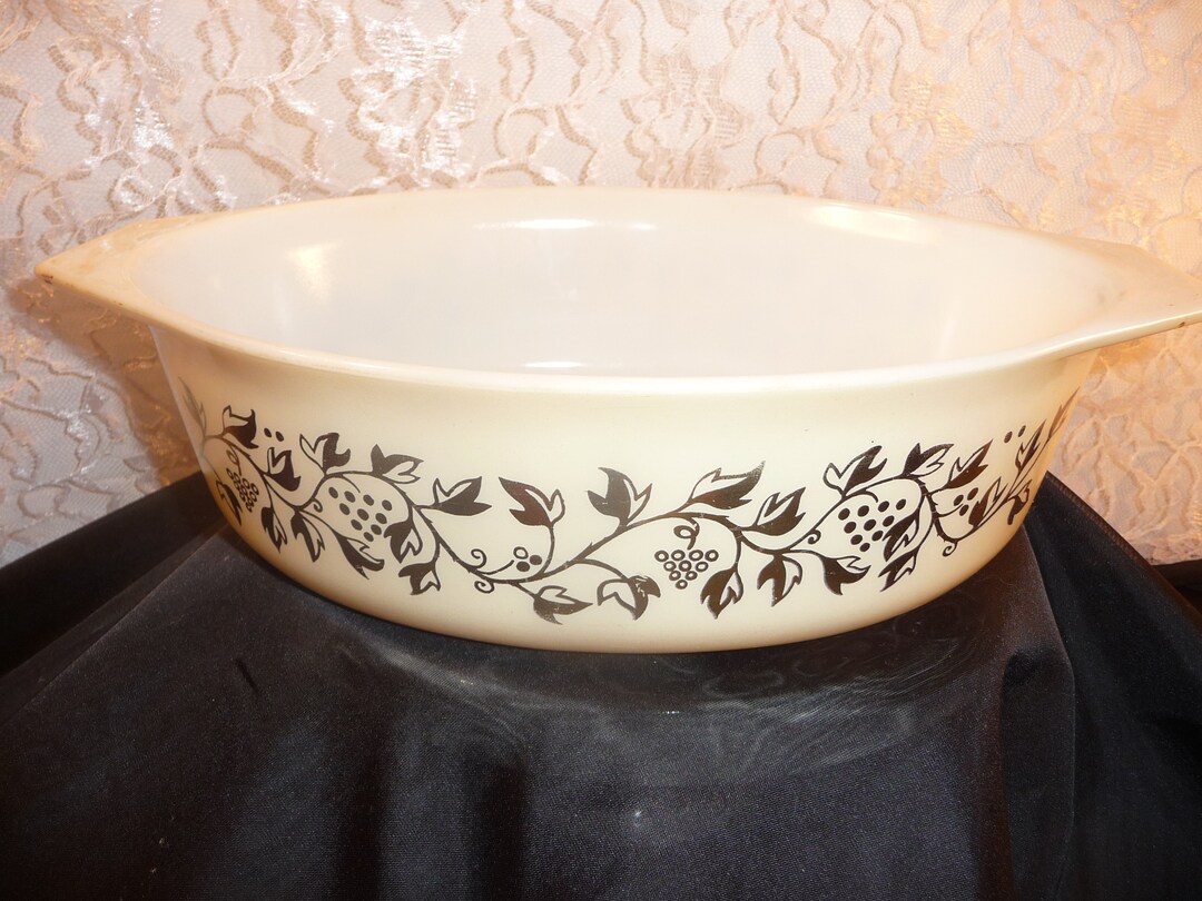 Vintage Pyrex Casserole Dish, Promotional Pattern Golden Casserole, No ...