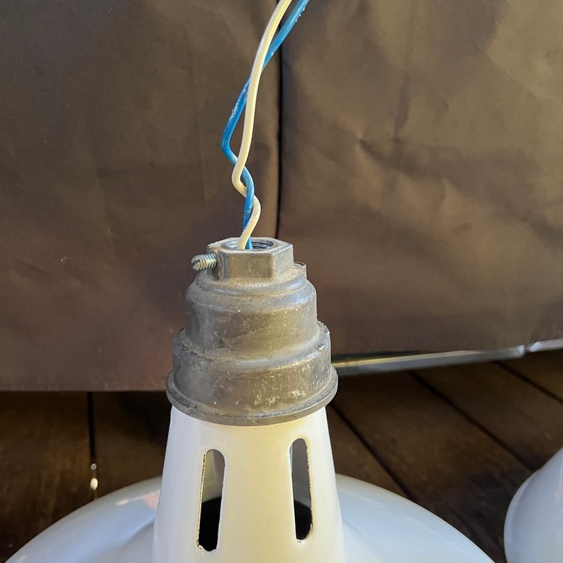 Vintage White Benjamin Barn/factory/industrial Enamel Pendant Light ...