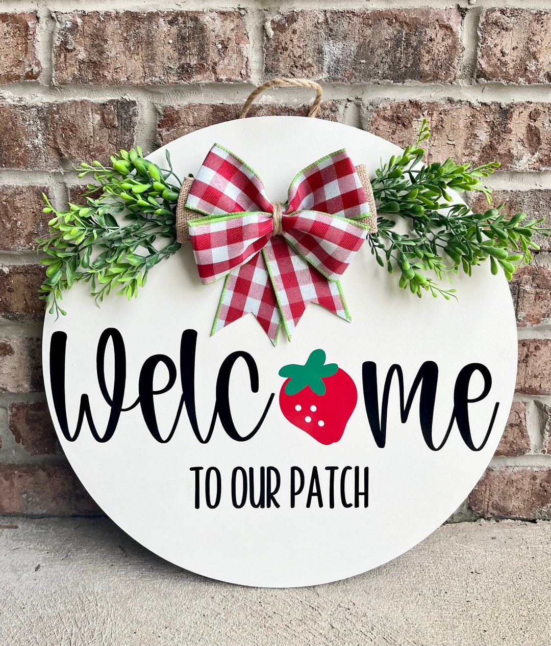 Strawberry Door Hanger, Berry Welcome Sign, Summer Front Door Sign ...