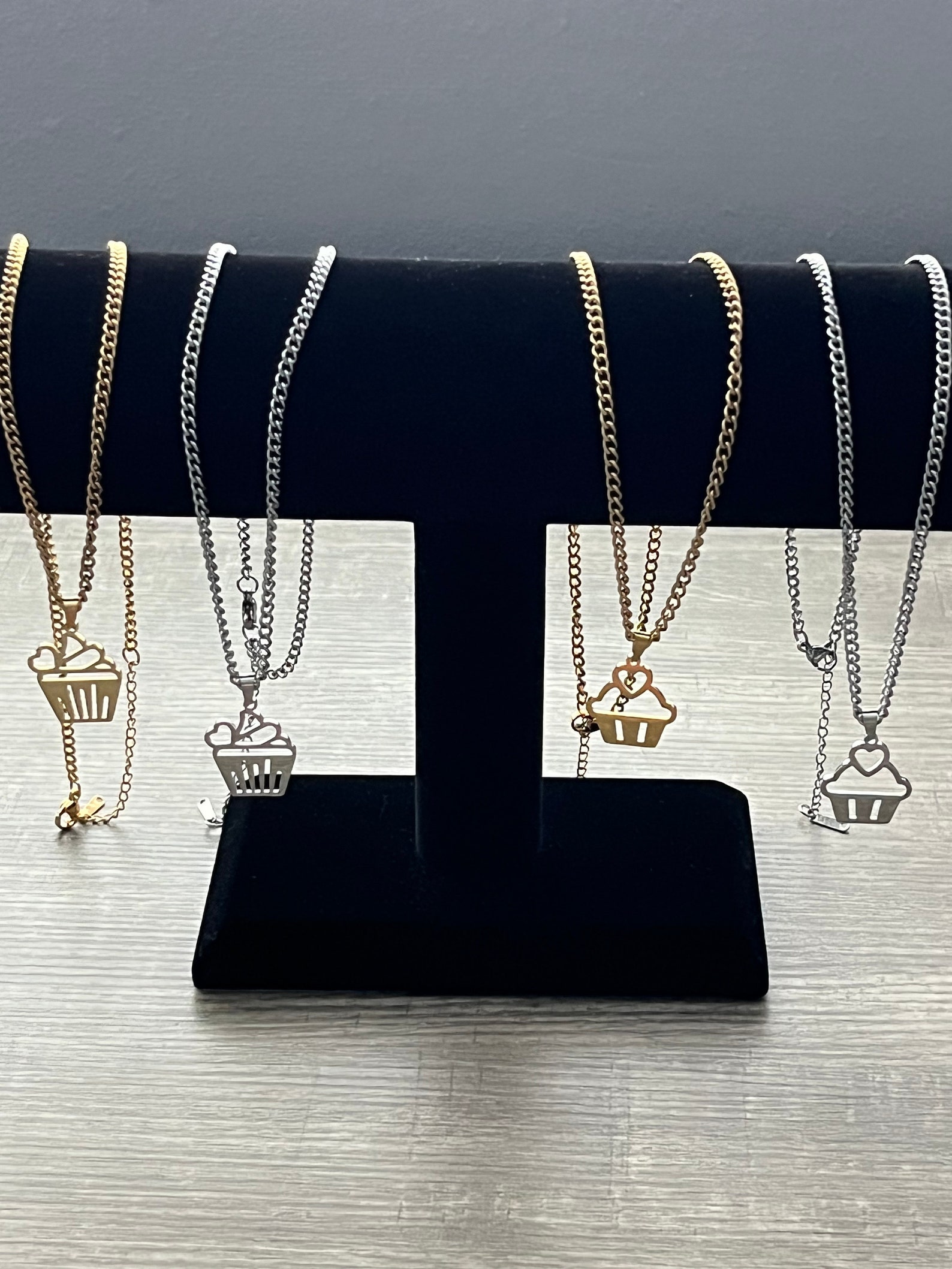 Lovely Heart Cupcake Pendant Necklaces Stainless Steel Neck Chains lovely-heart-cupcake-pendant-necklaces-stainless-steel-neck-chains