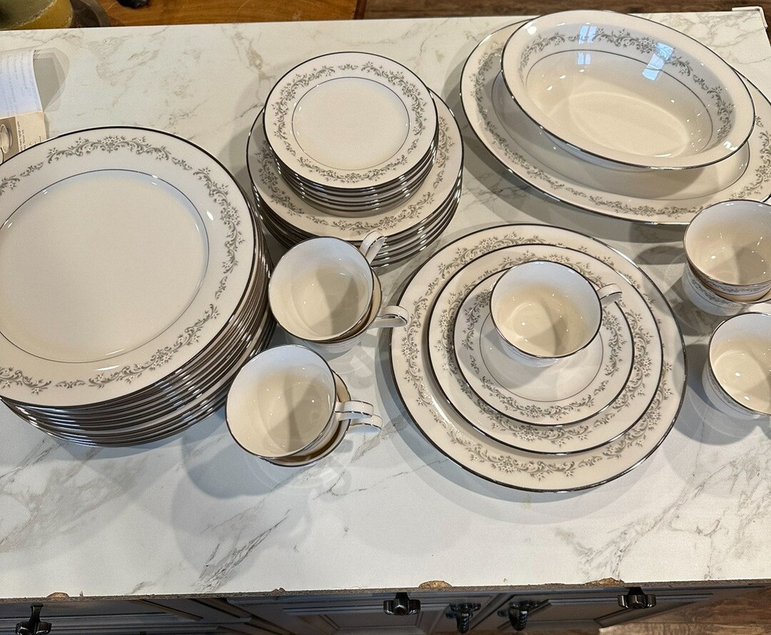 Vintage Noritake Ivory China Parkridge Made in Japan. Gray Scrolls ...