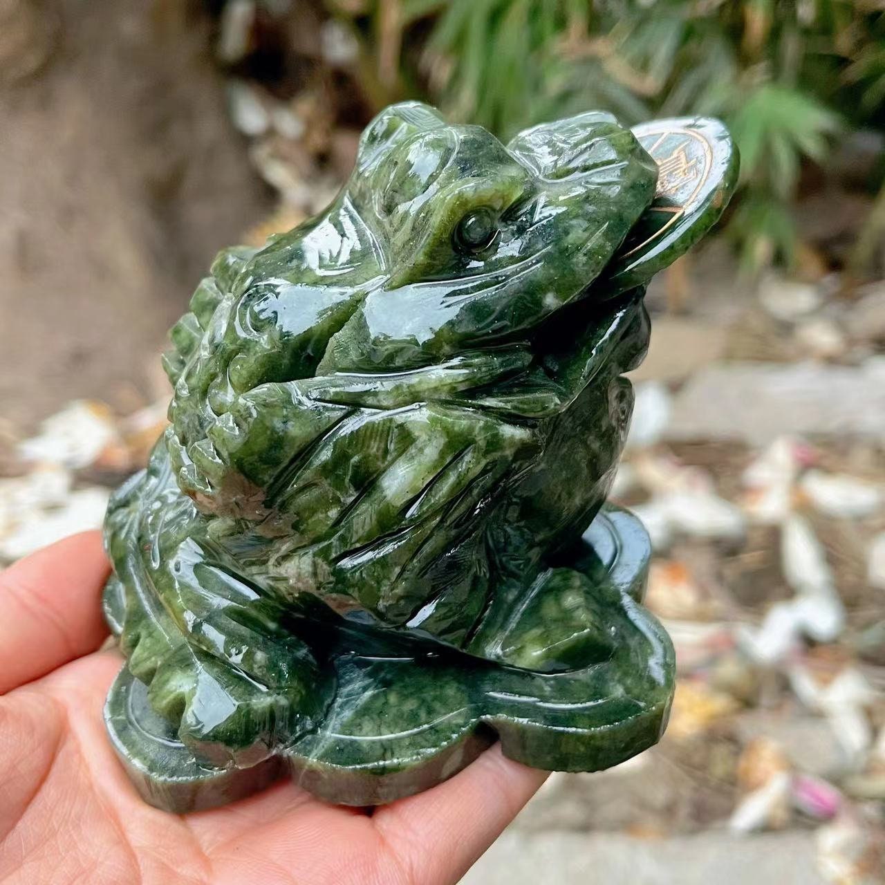 Jade Carving Beautiful Lifelike Money Jade Golden Lucky Toad Jade Toad ...