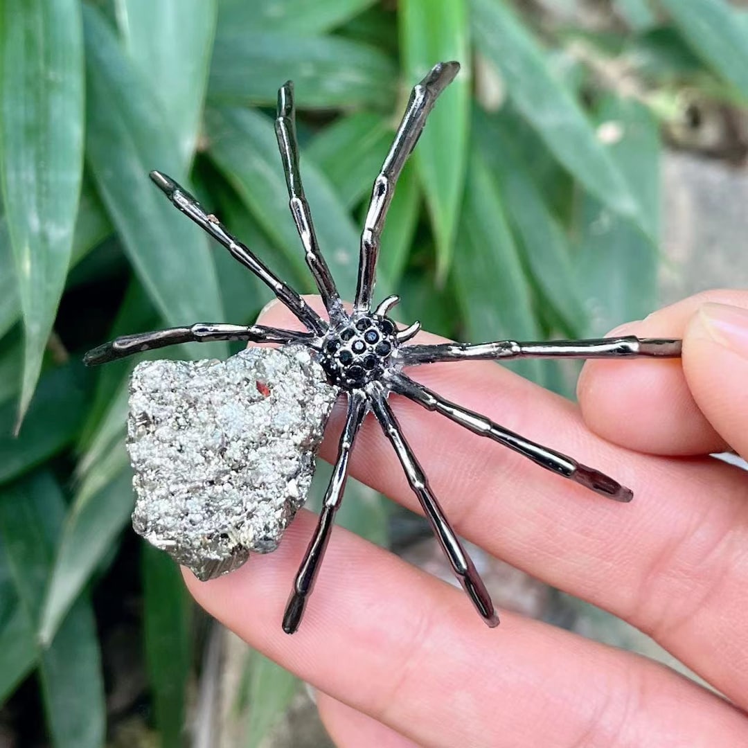 Agate Beaded Crystal Spiders Purple Black Legs With Gray Quartz Body ...