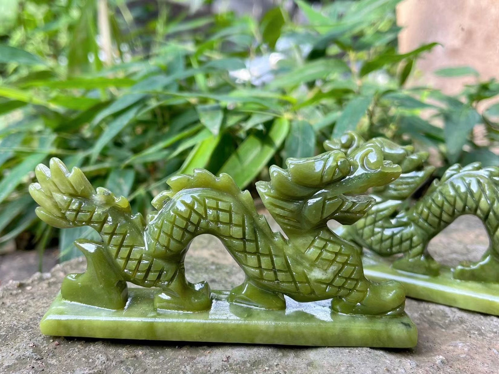 Natural Green Jade Carved Dragon Statue, Crystal Carving Beautiful ...