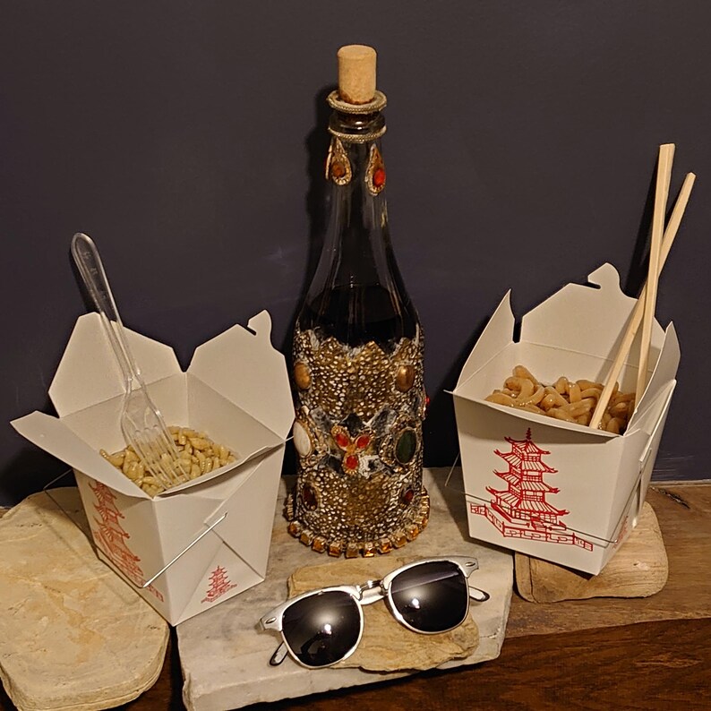 Maggots Chinese Takeaway Box Plus Plastic Fork - the Lost Boys Replica ...
